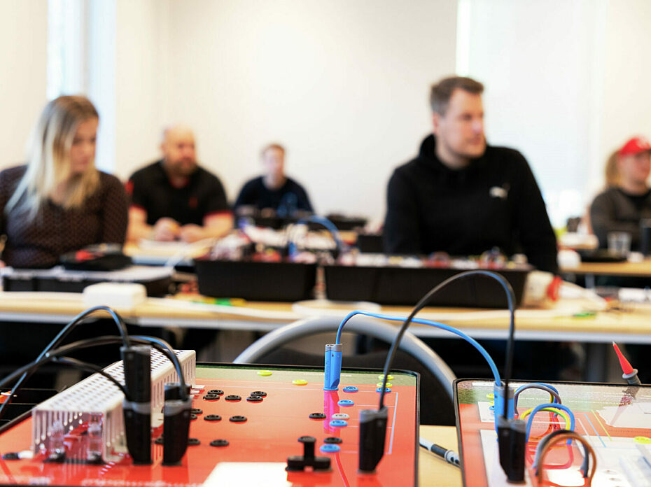 Trainor | Plugga till elektriker på distans | trainor.se